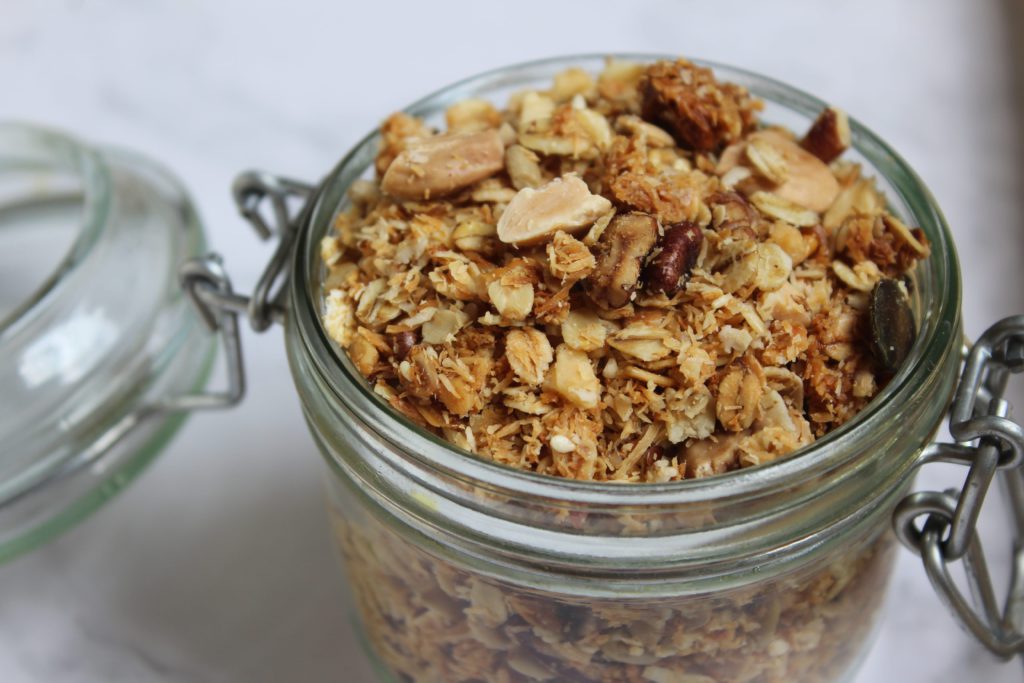 Come fare la granola croccante e gustosa in casa - Spignattando