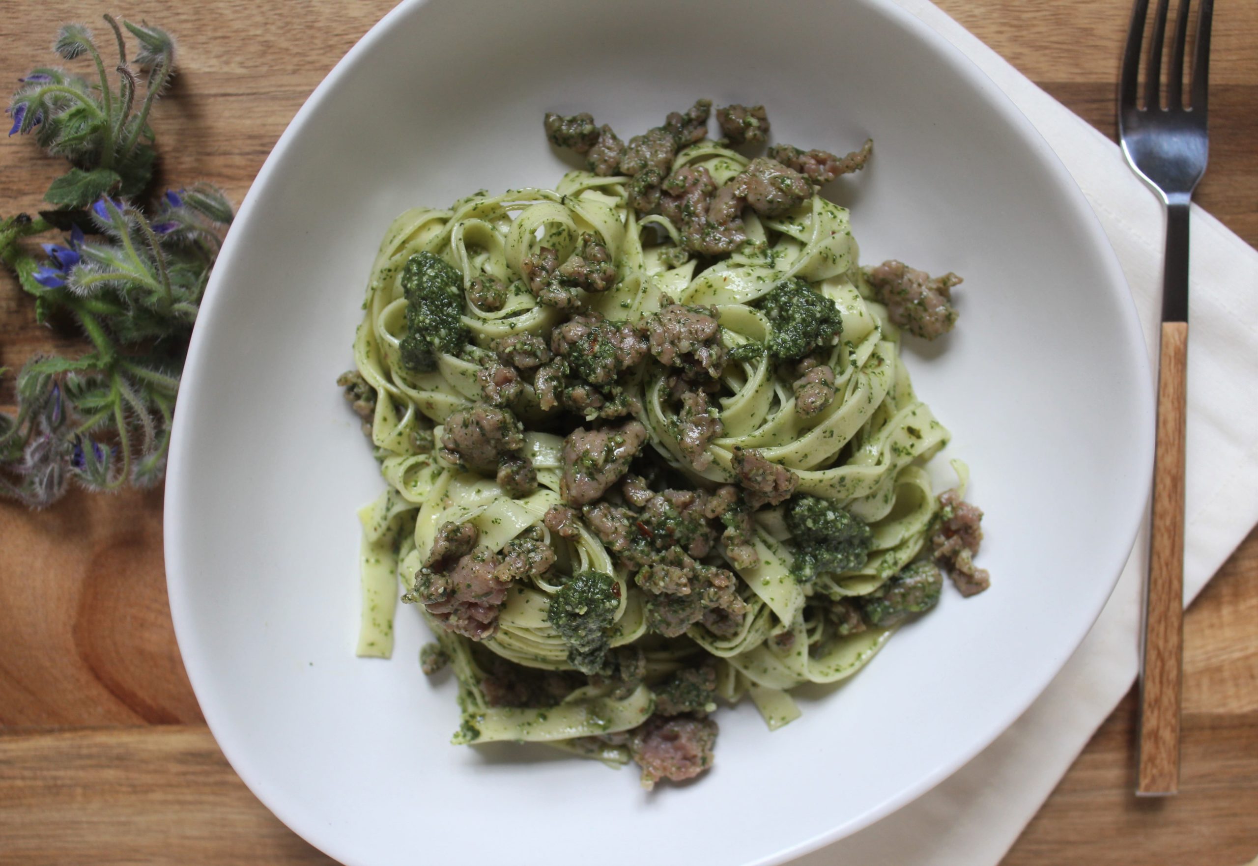 Tagliatelle fresche al pesto di borragine - Spignattando